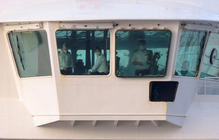 Spanish health officials board hantavirus-hit ship to start evacuating ...