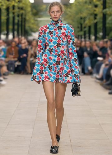Backless Loafer sind zurück und definieren den entspannten Stil der ...