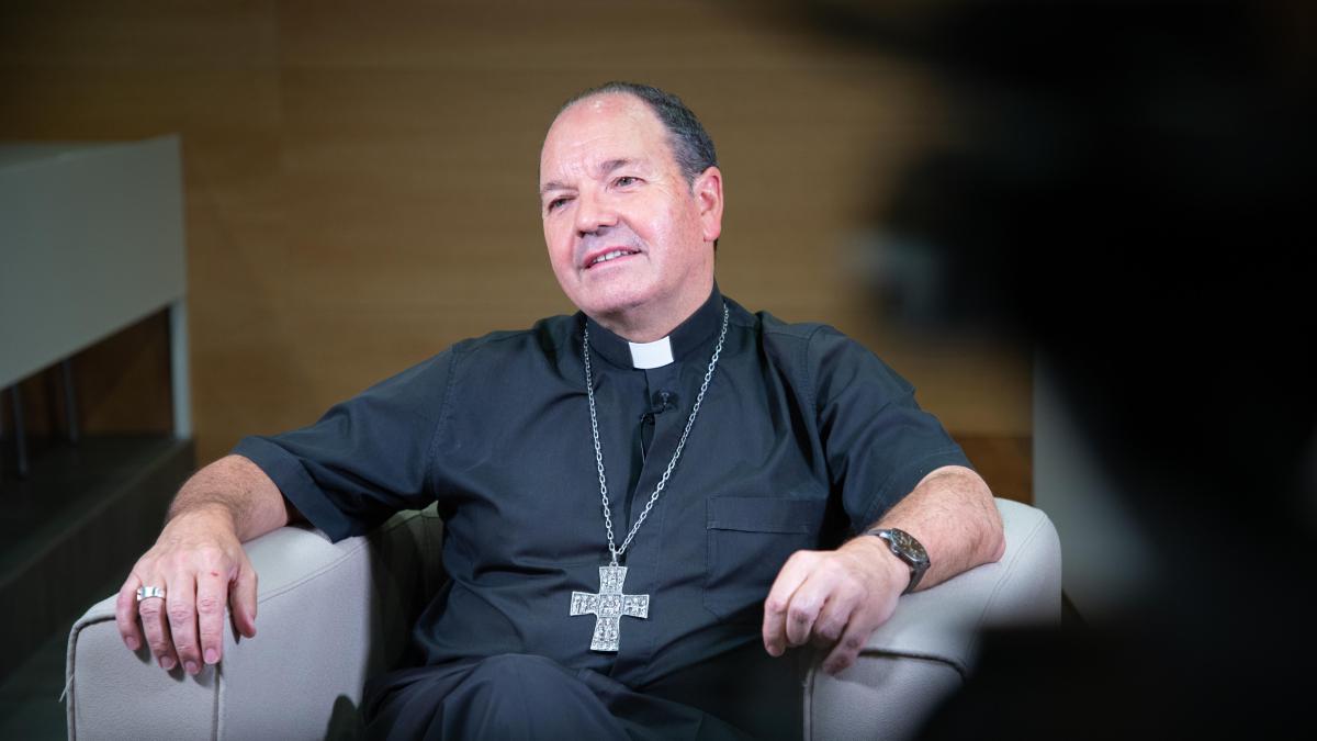 El obispo de Vitoria retrata al 'cura progre': amargado, anciano, sin ...