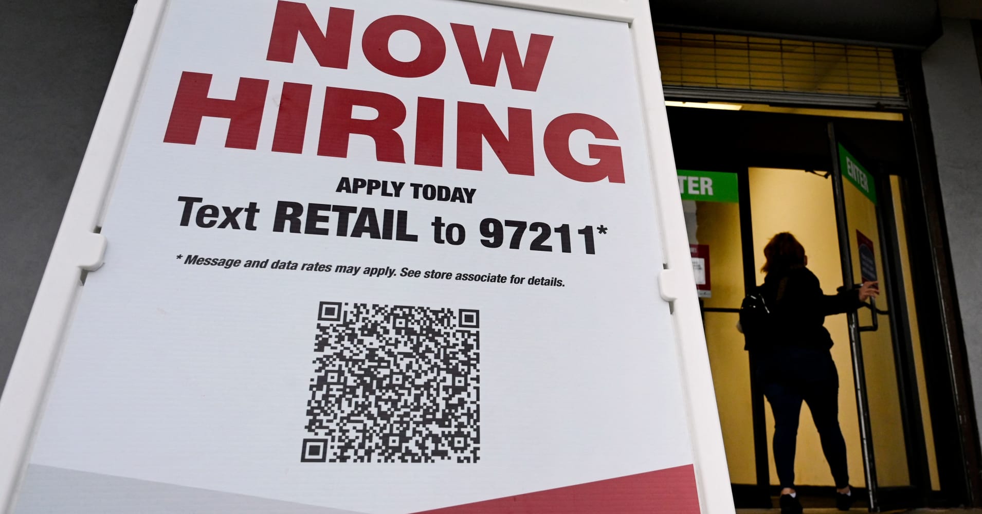 Retailers are on a hiring spree but consumers are sending warning signs