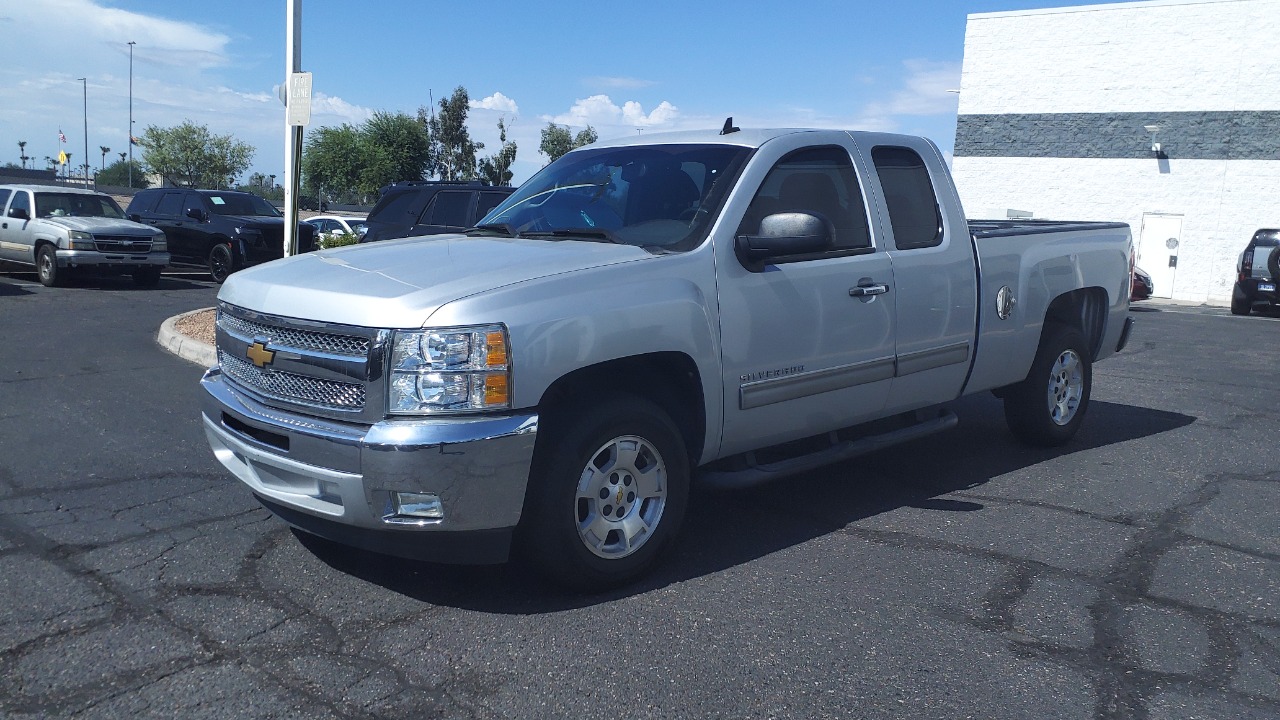 8 full-size trucks that just keep working