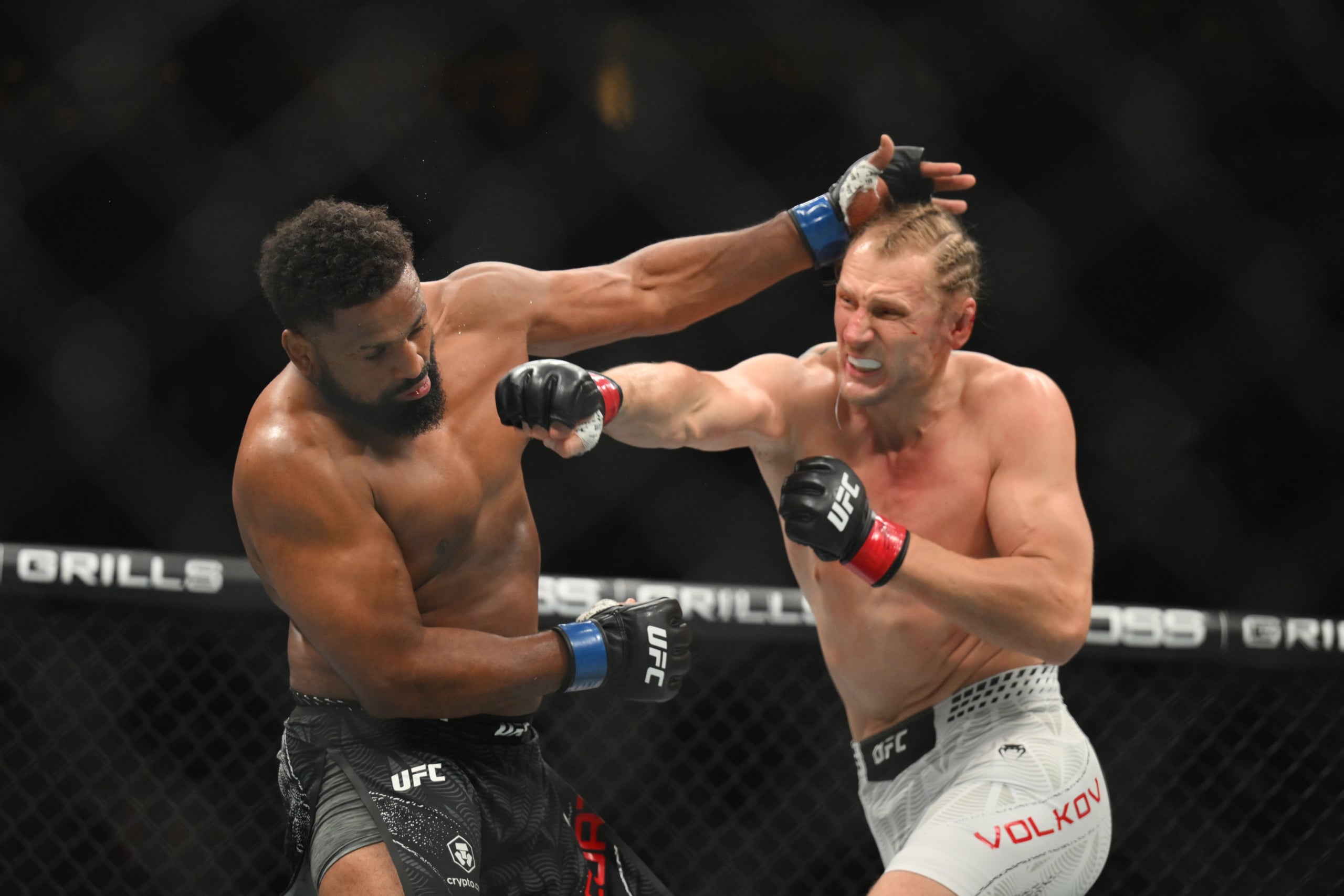 New UFC heavyweight rankings after UFC 328: Volkov rises following win ...