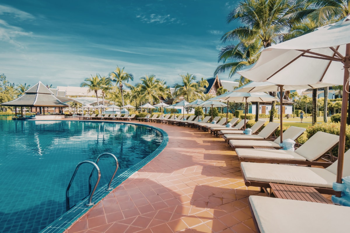 German family awarded Rs 1.14 lakh after daily 'war' over pool chairs ...