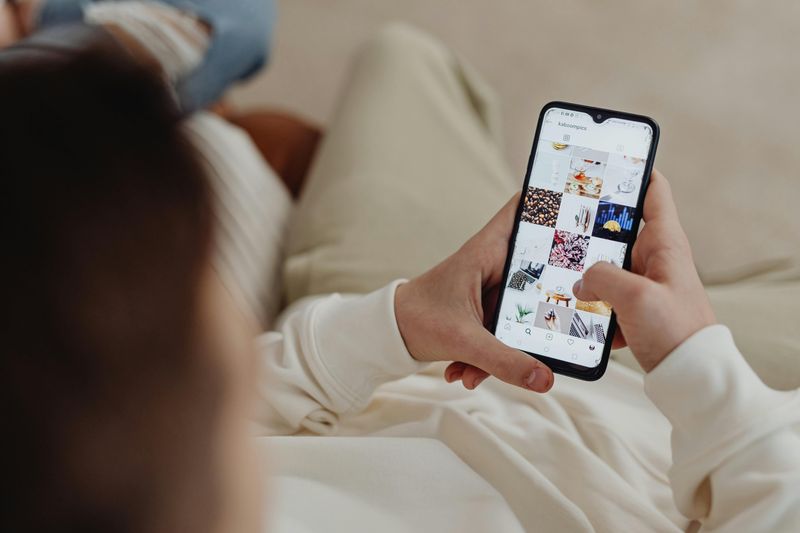 People who keep their personal lives offline often share these 10 traits