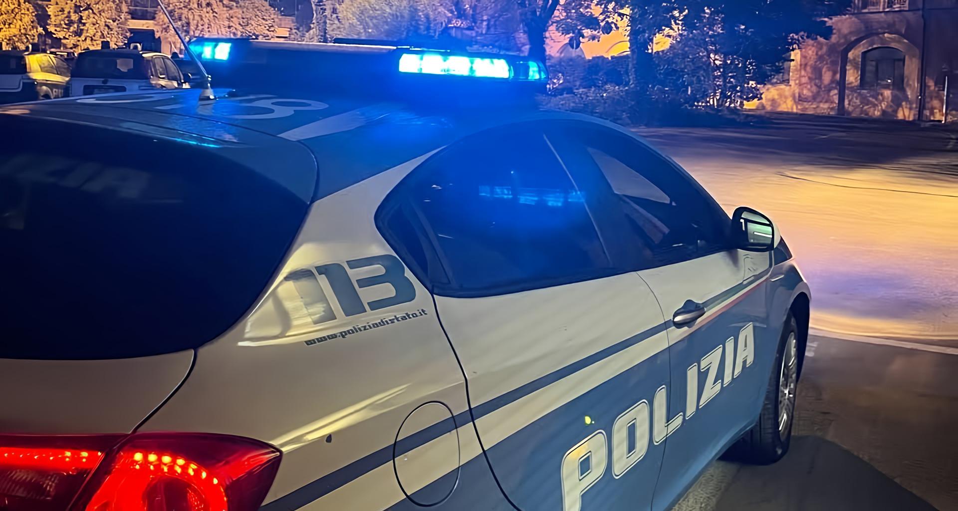 Lite fuori da un ristorante. Giovane ferisce un agente. Arrestato un 23enne