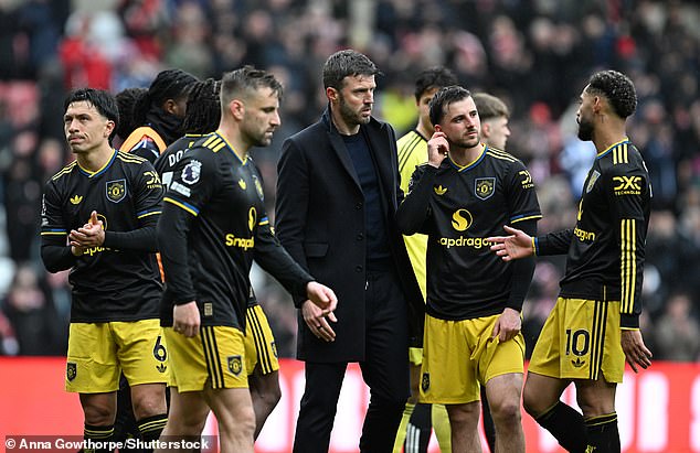 Senne Lammens urges Man United chiefs to launch summer spending spree