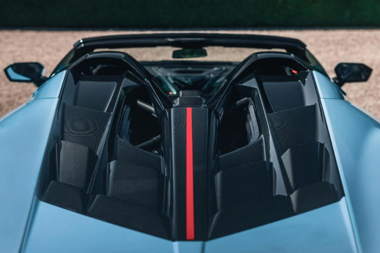 Lamborghini Fenomeno Roadster revealed with 1,065 BHP V12 engine ...