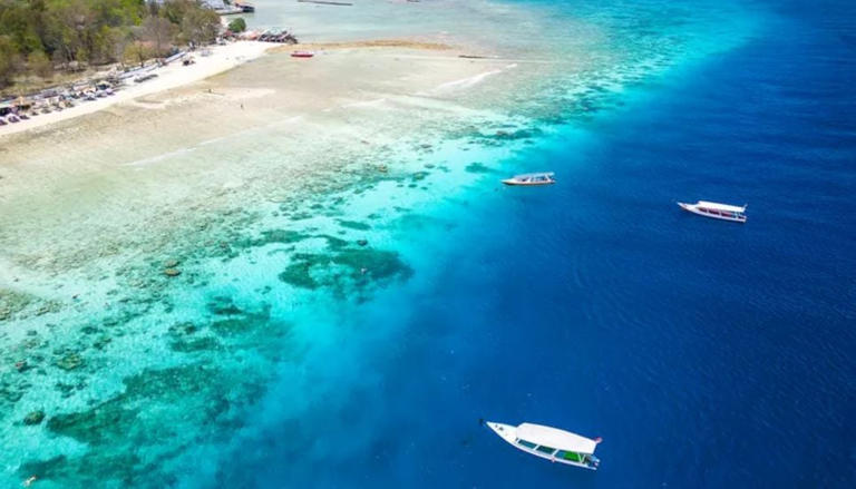 Descubra a ilha com o mar mais incrível do mundo para nadar em águas ...