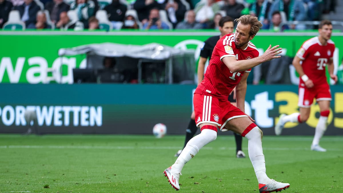 «Dreckige Spielchen»: Wolfsburg-Profi zertrampelt Penaltypunkt vor Kane ...