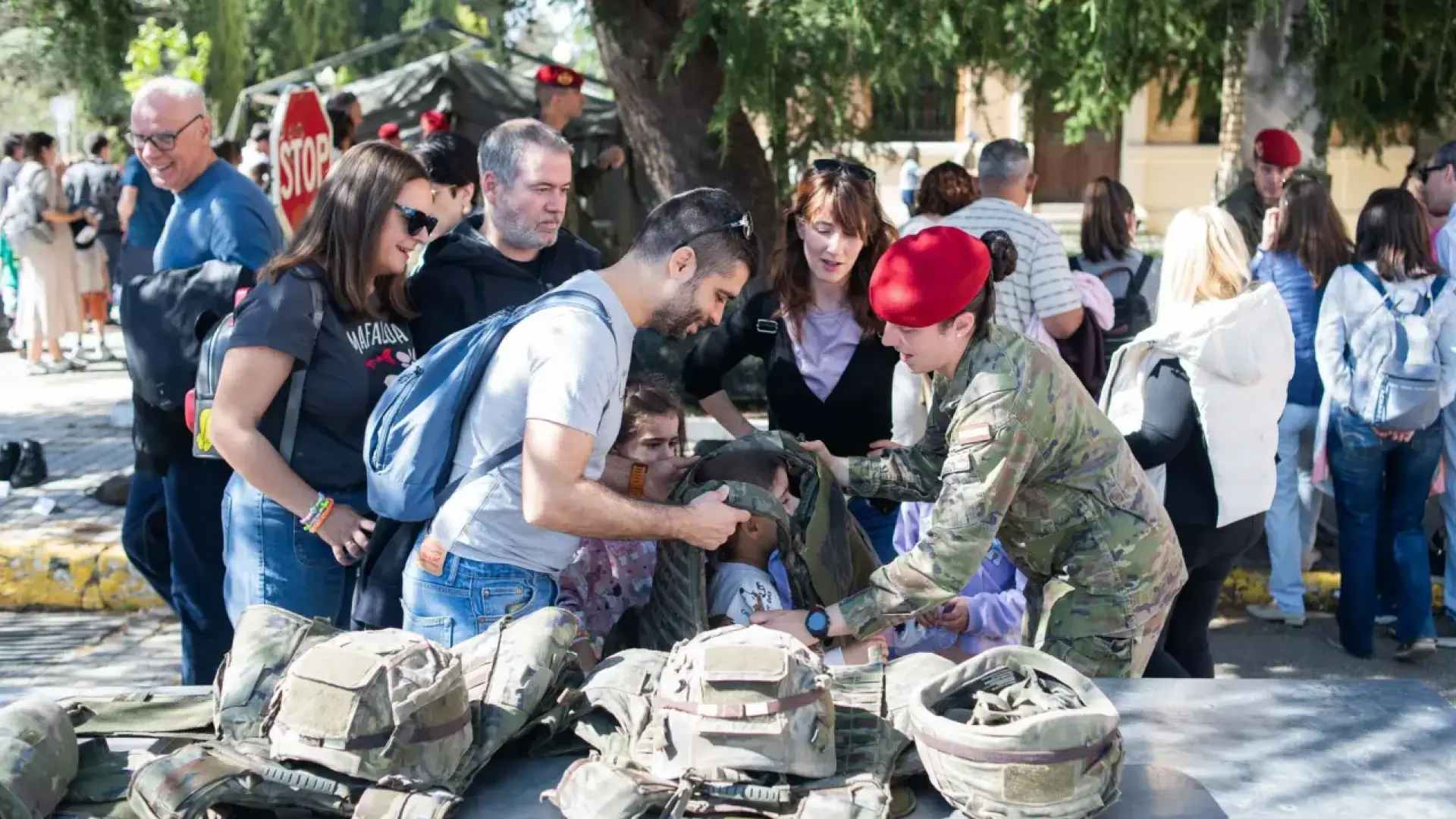 Más de 5.000 personas visitan la Academia General Militar en su jornada ...