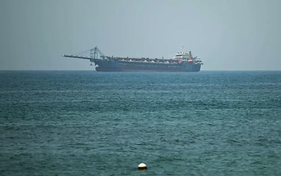 Iran launches Gulf strikes after replying to US proposal