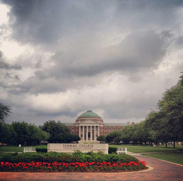 College in Texas nears $100,000 a year as costs explode