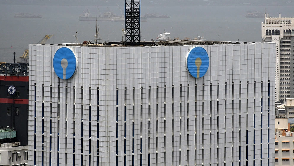 SBI, 17 other stocks to turn ex-date for payouts this week