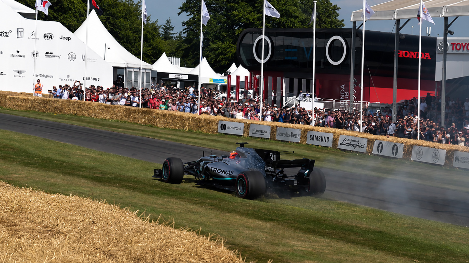 Mercedes AMG F1 car nearly crashes at full speed on circuit