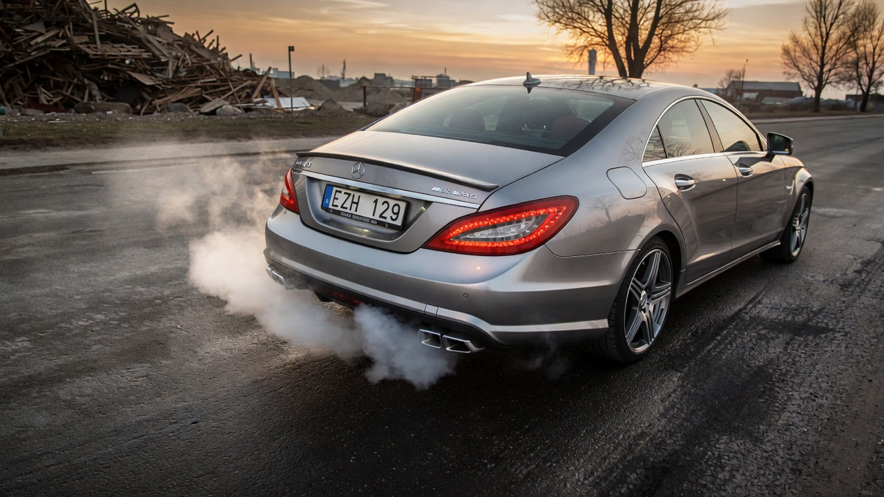 Dynamic highway performance and brutal V8 sound from Mercedes AMG