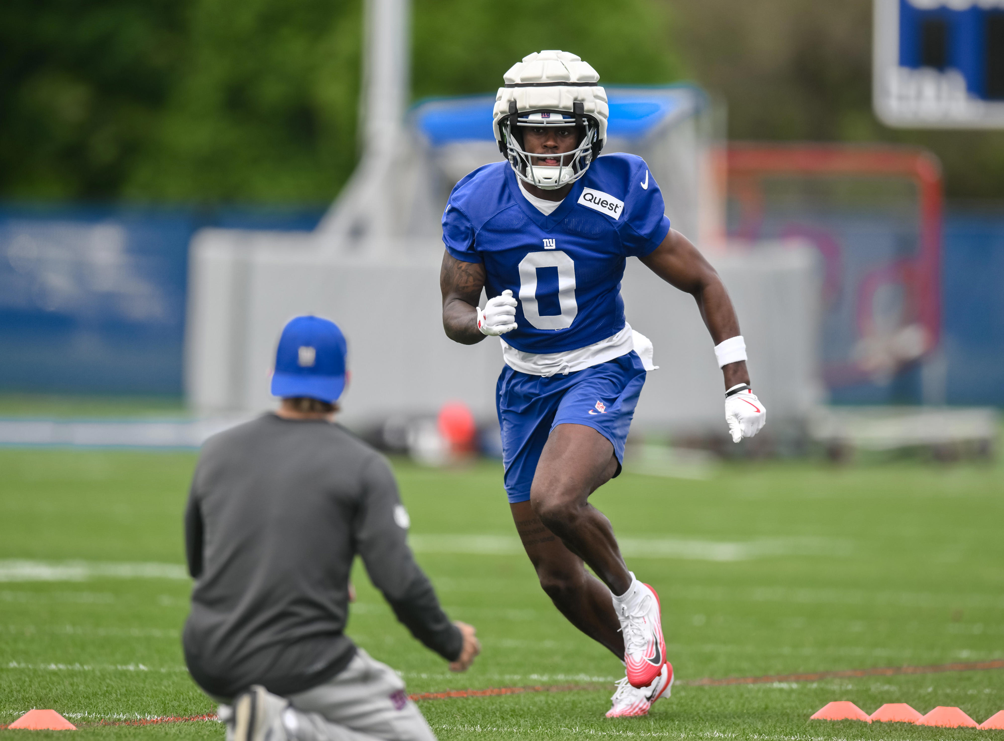 Giants' Malachi Fields takes pride in run blocking, going over the middle