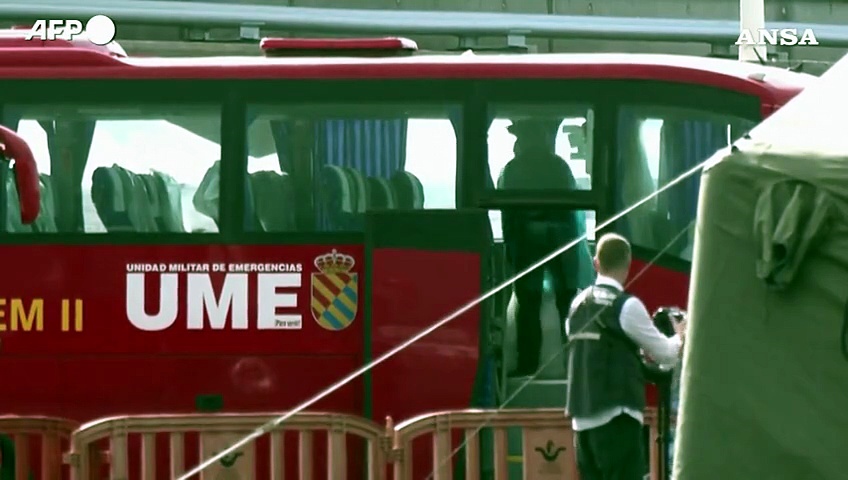 Hantavirus, evacuati i primi passeggeri dalla nave MV Hondius