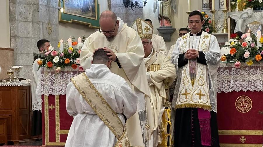 Fra Davide, 29 anni, diventa sacerdote «nel segno di Sant’Ignazio da ...