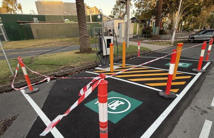 Melbourne's latest neighbourhood battery also includes an EV fast ...