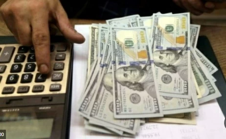 مصر: تراجع جديد لأسعار الدولار.. أقل من 53 جنيهاً