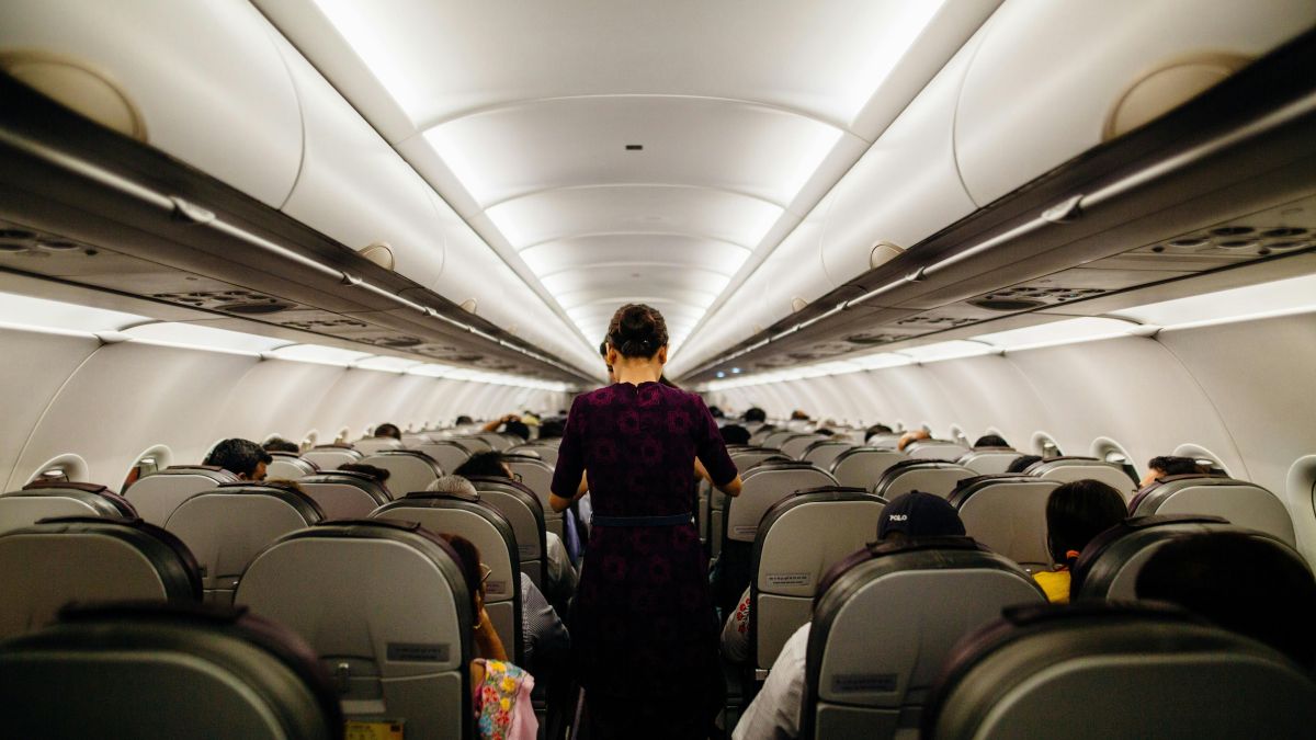 Quem decide seu voo? Saiba como rota, horário e avião são escolhidos