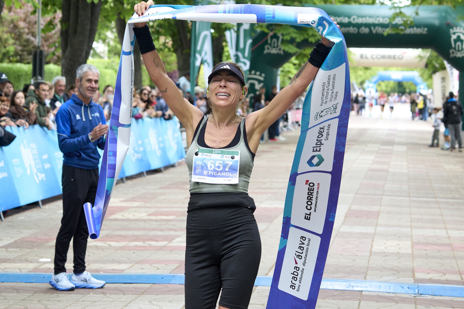 Ander Uribe y Miriam Picañol se imponen en el maratón Martín Fiz de Vitoria
