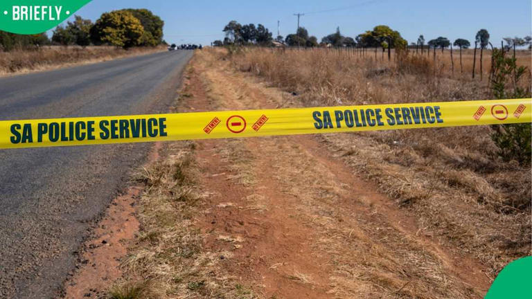 Langlaagte shooting leaves two dead as gunmen open fire on patrons ...