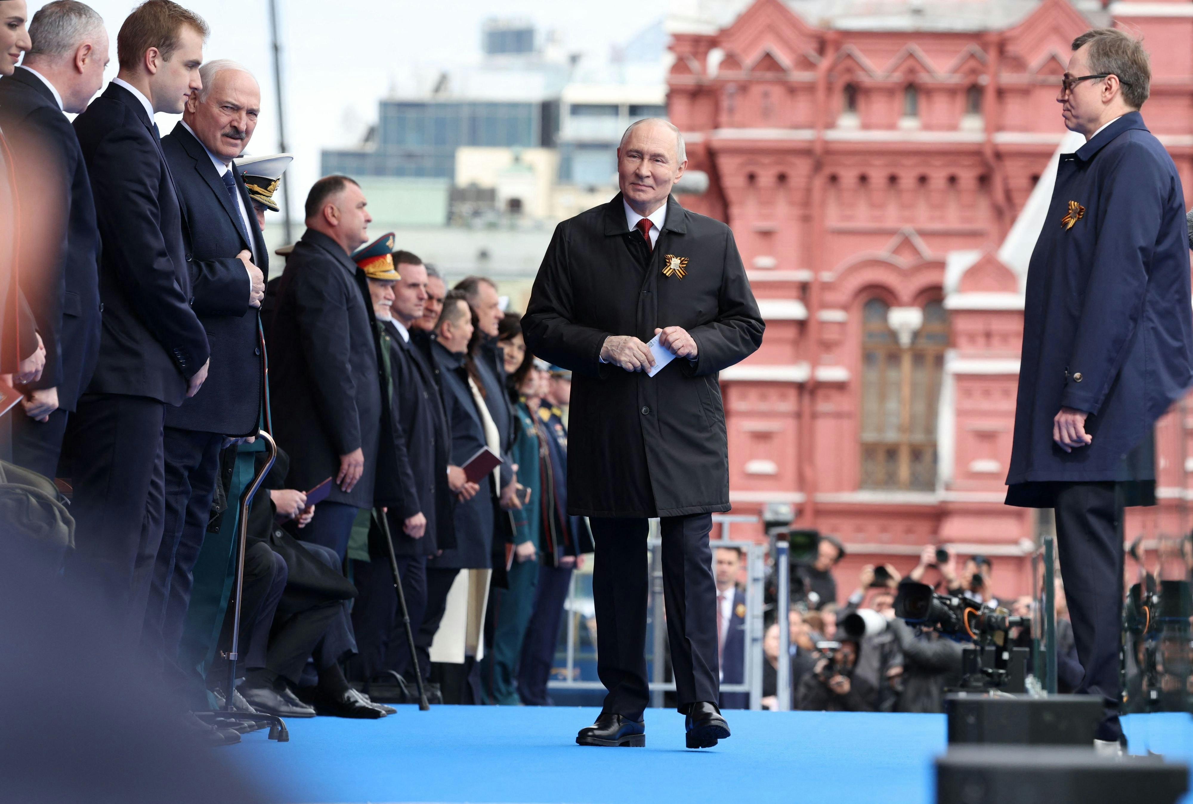 Bundesregierung reagiert: Putin will deutschen Kumpel Schröder als ...