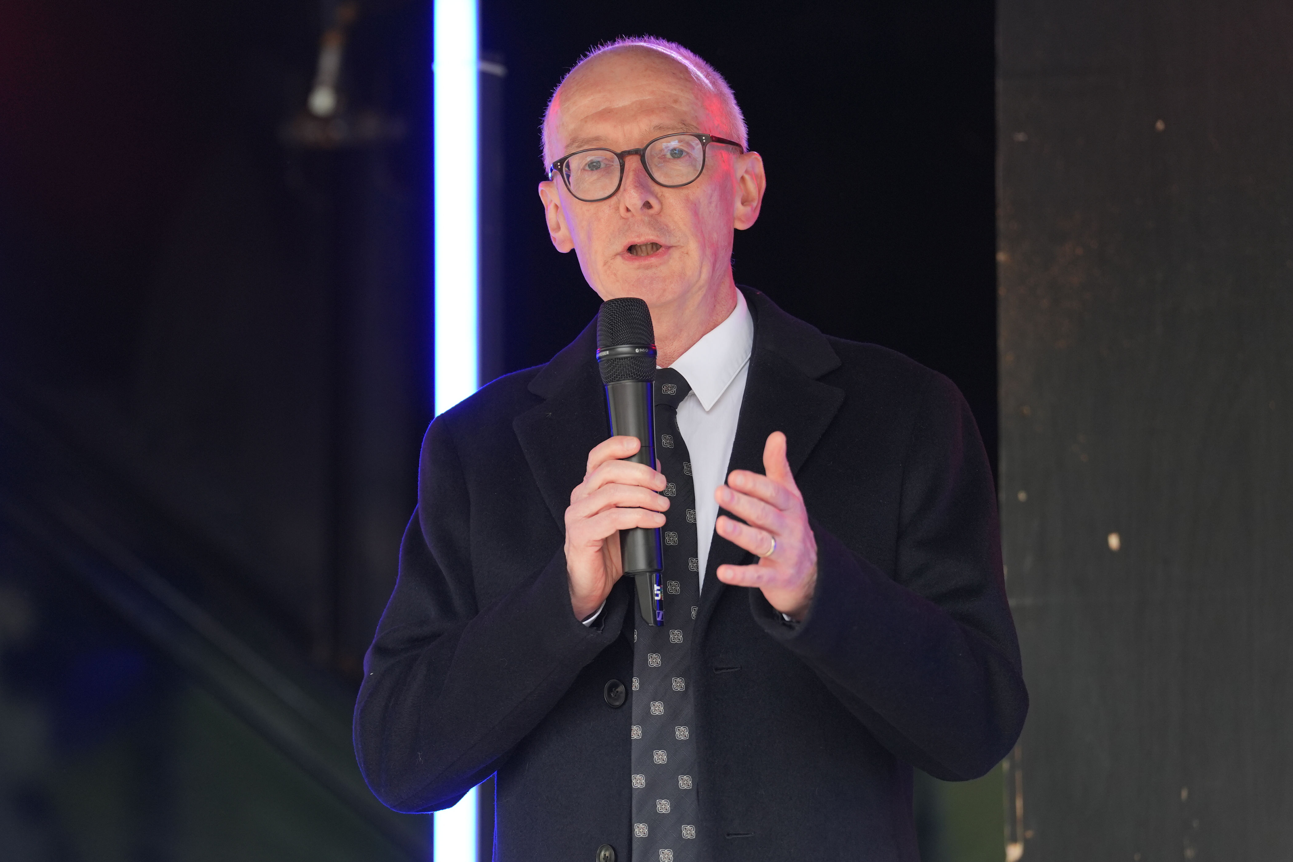 Cabinet minister jeered during rally to oppose antisemitism