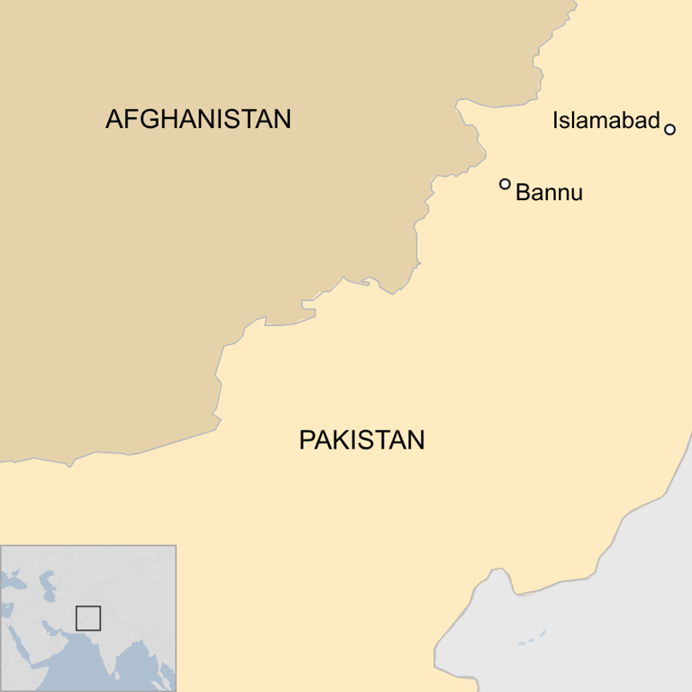 Pakistan car bomb attack kills 15 police officers