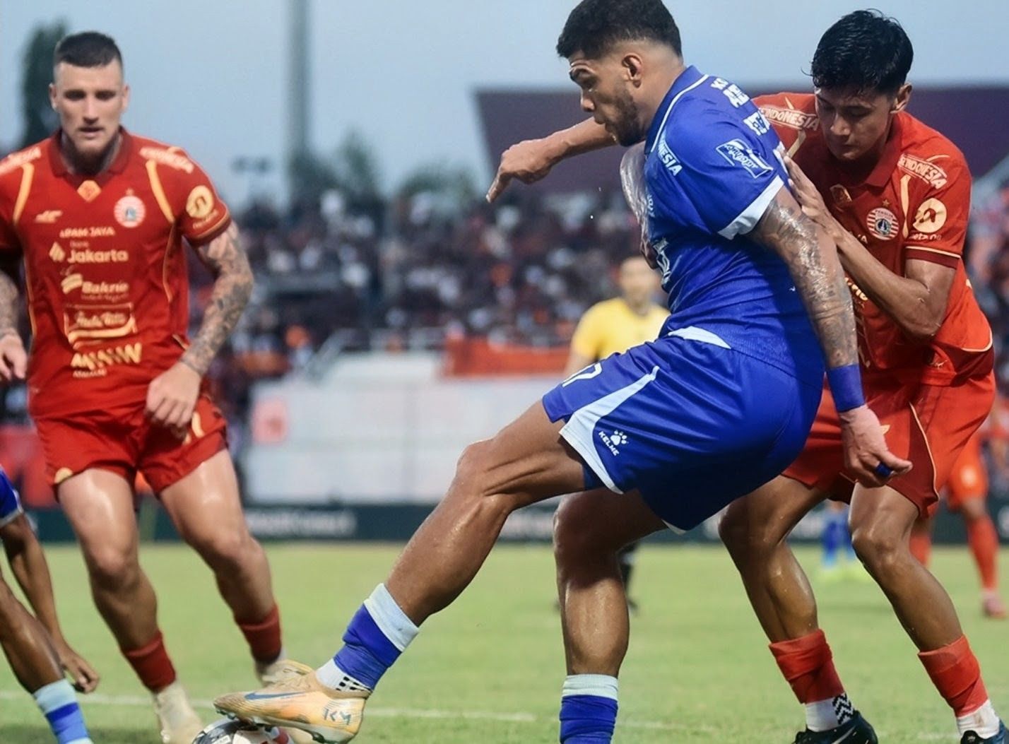 Sepak bola tak sekadar laga, Persija dan Persib satukan komunitas dan ...