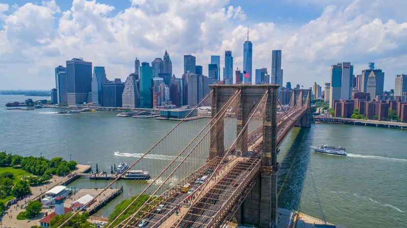 These are 12 reasons why Brooklyn Bridge is NYC’s timeless treasure