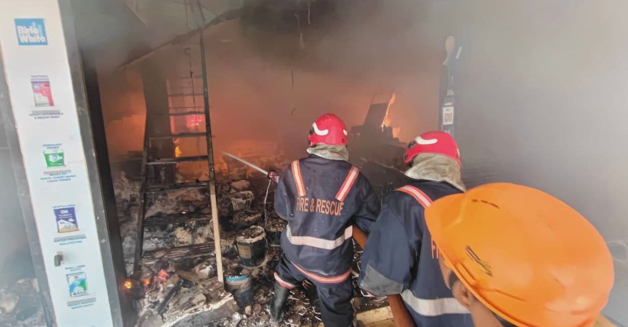 ₹1.5 crore loss reported as fire guts Kozhikode paint shop