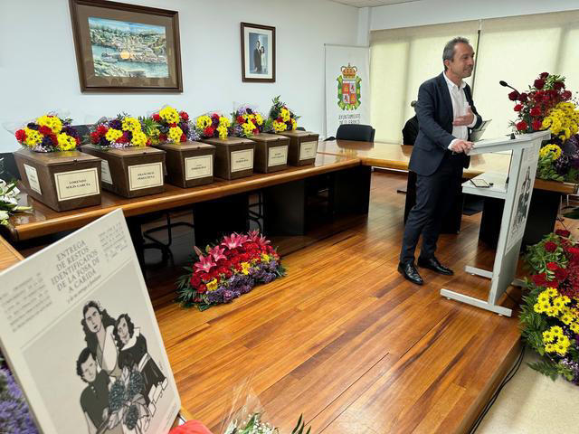 Entrega de restos en la Caridad tras 90 años de espera: una exhumación ...