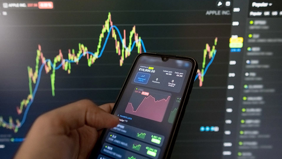 Experts stress discipline as key to weathering market volatility