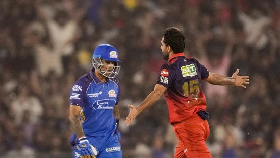 RCB vs MI live score IPL 2026: MI make RCB sweat while chasing 167 ...