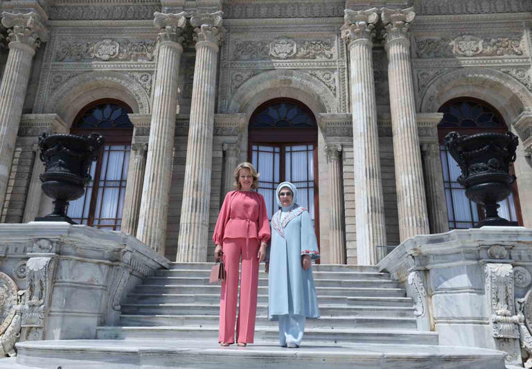 Emine Erdoğan, Belçika Kraliçesi Mathilde ile bir araya geldi