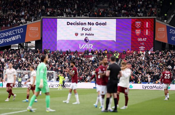 Premier League explain why VAR controversially ruled out West Ham goal ...