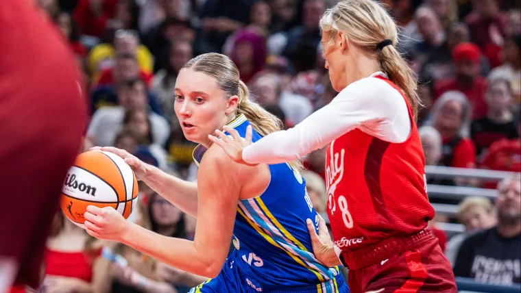 Paige Bueckers hit Sophie Cunningham with the 'too small' in Wings win ...