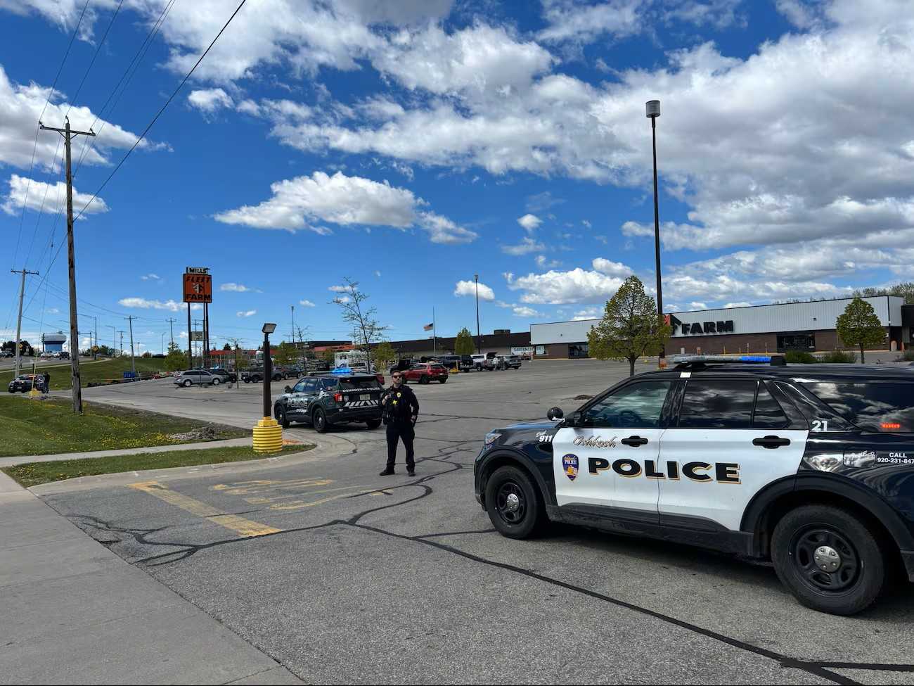 Oshkosh police shoot man at Fleet Farm with handgun