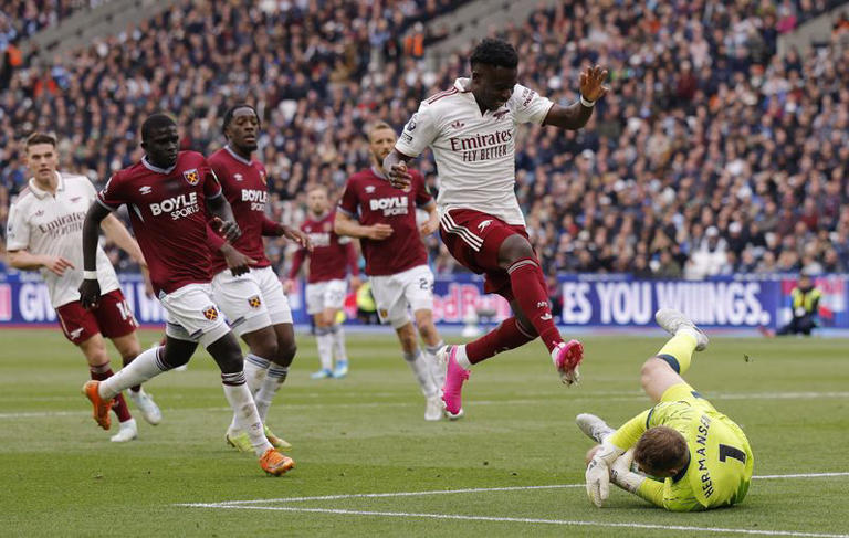 Soccer - Trossard secures vital win for Arsenal at West Ham