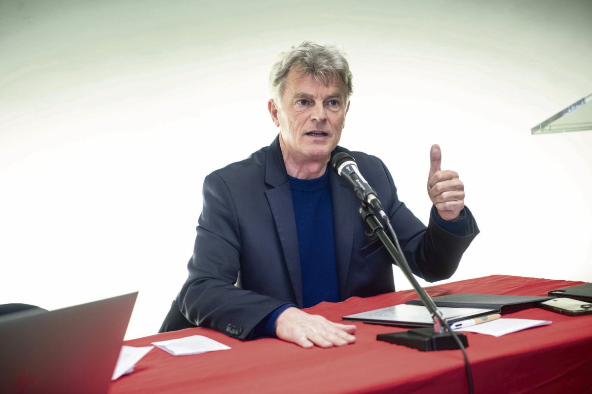 Présidentielle 2027 : Fabien Roussel se dit disponible et souhaite une ...