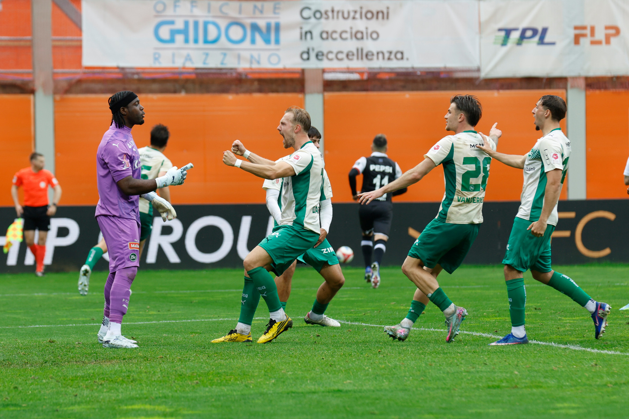 Zigi pariert Penalty – St. Gallen ringt Lugano in dramatischem Finish ...