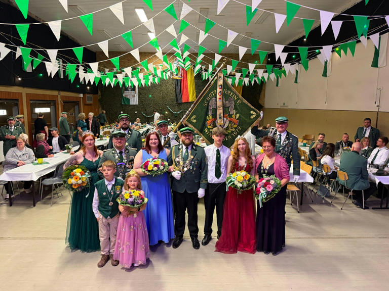 Grüne Saison: Neue Majestäten im Gummersbacher Stadtteil Windhagen gekrönt
