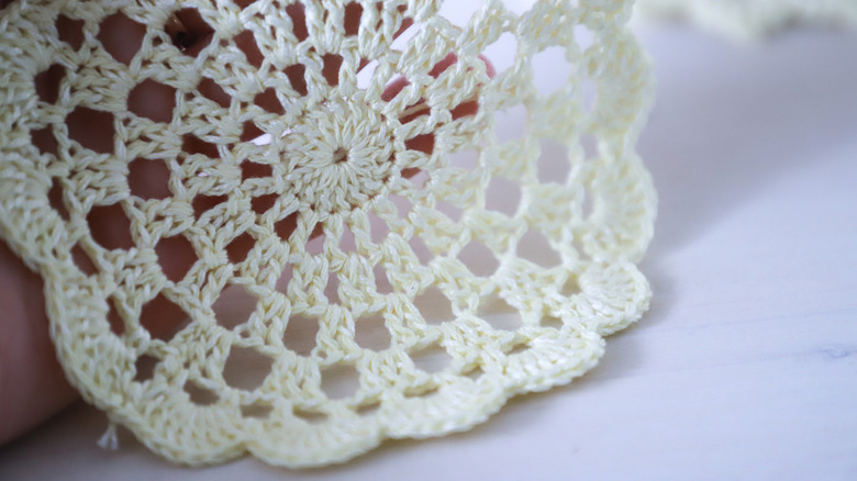 Reuse old vintage doilies to DIY wall decor you'll love