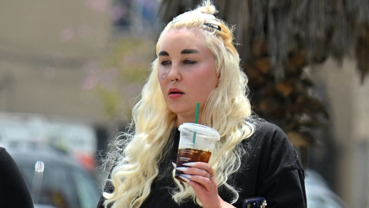 Amanda Bynes looks unrecognizable in latest outing