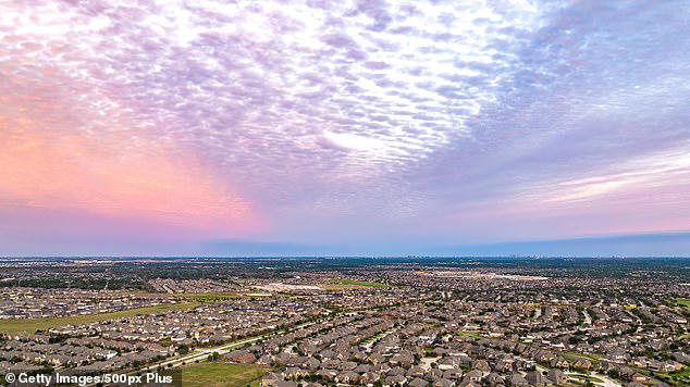 Fears for Texas suburb that has sunk a whopping 14 inches in 20 years ...