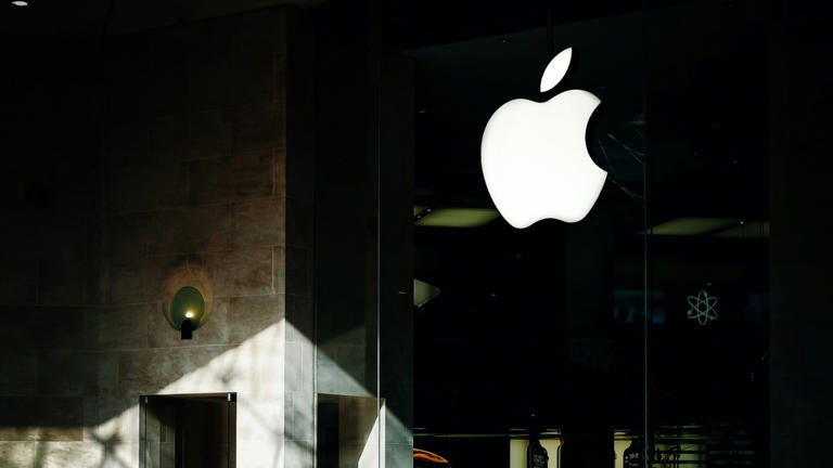 Apple urges all iPhone users to update immediately after 'DarkSword ...