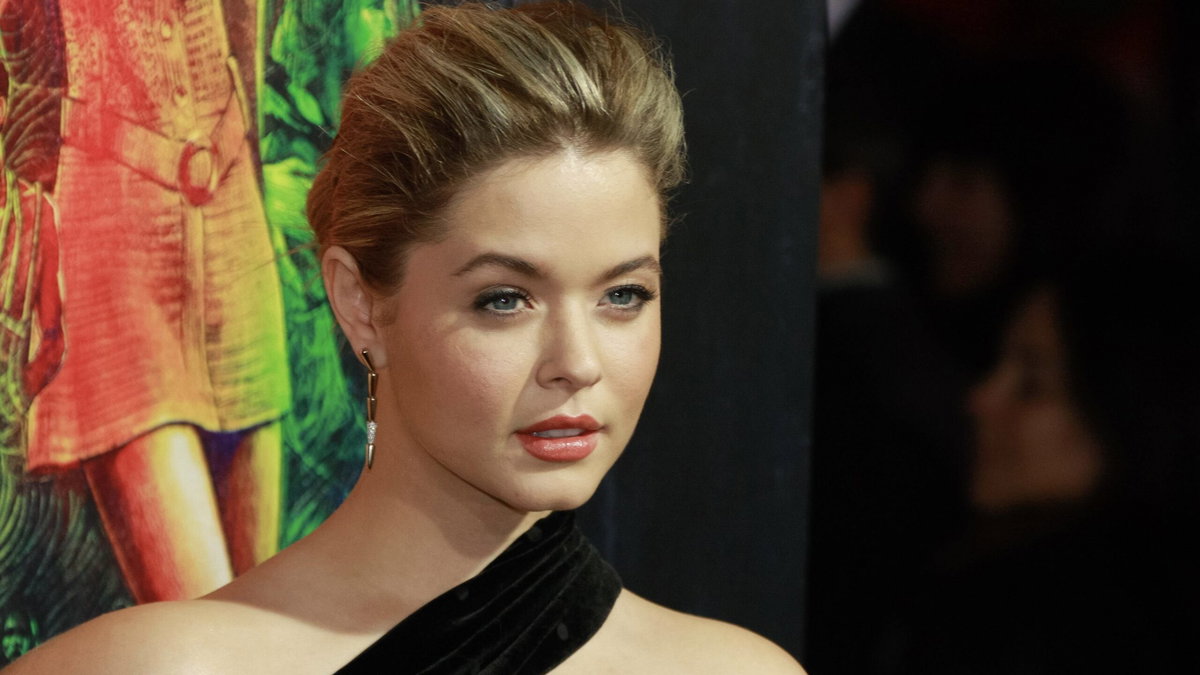10 fit female celebrities who have dealt with PCOS