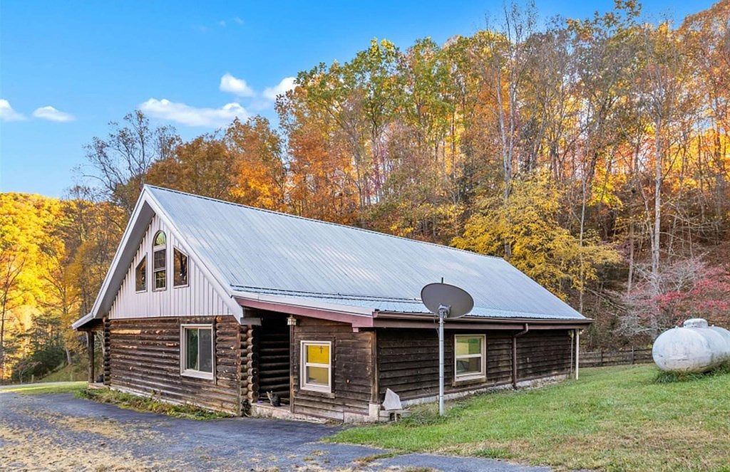 Experience a charming 1981 log cabin retreat in Saltville, Virginia ...